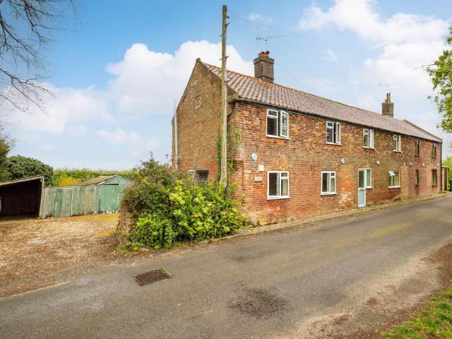 4 bedroom cottage for sale