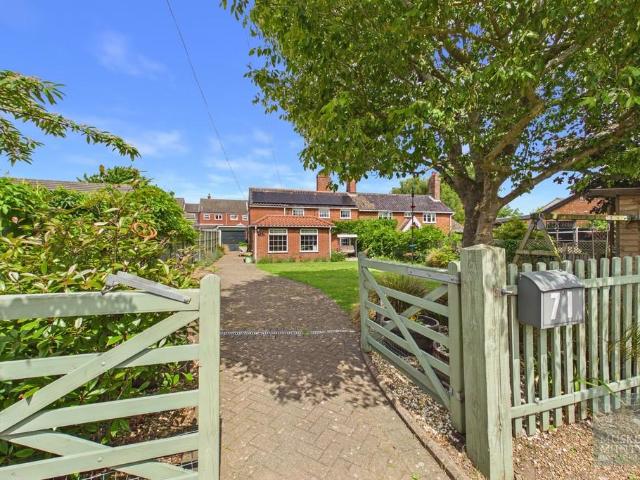4 bedroom cottage for sale