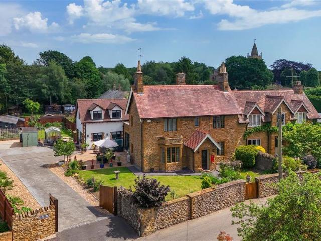 4 bedroom cottage for sale