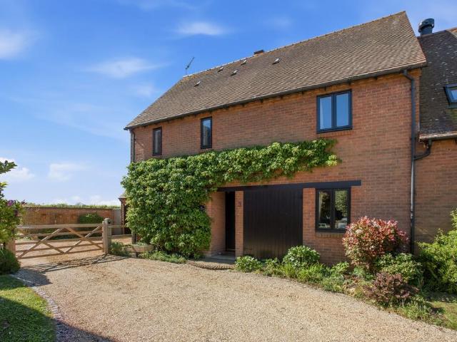 4 bedroom cottage for sale