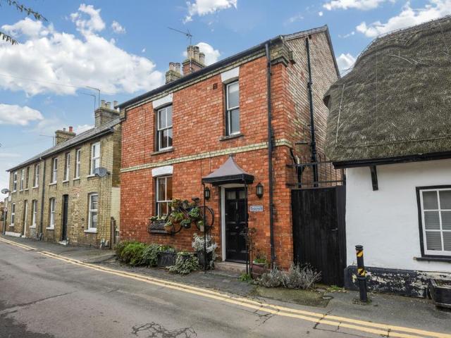 4 bedroom cottage for sale