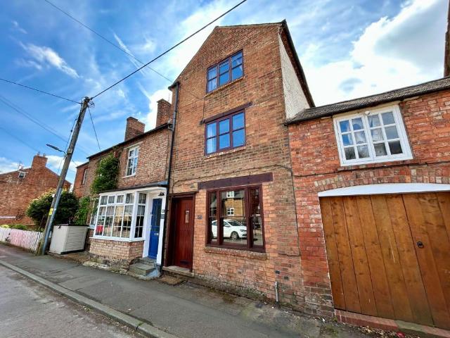 4 bedroom cottage for sale