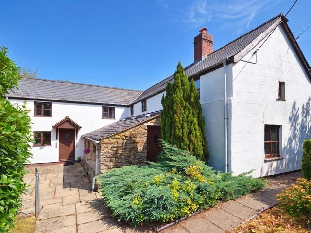 4 bedroom cottage for sale