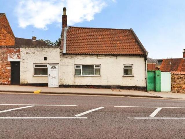 4 bedroom cottage for sale in Wragby Road, Lincoln, LN2