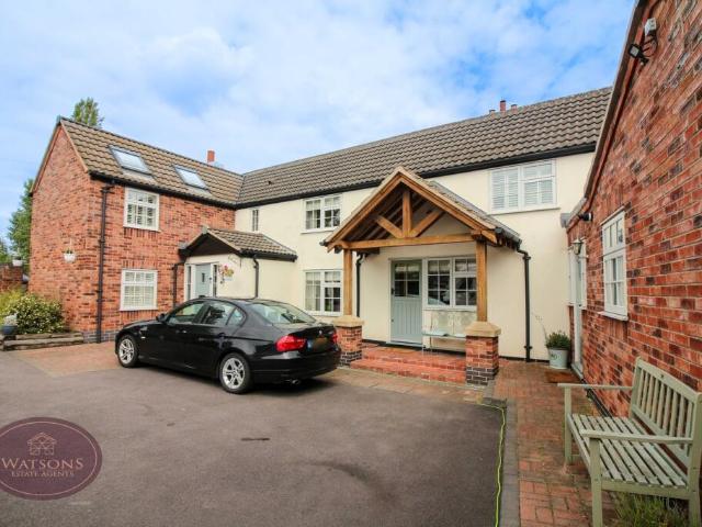 4 bedroom cottage for sale in Beauvale, Newthorpe, Nottingham, NG16