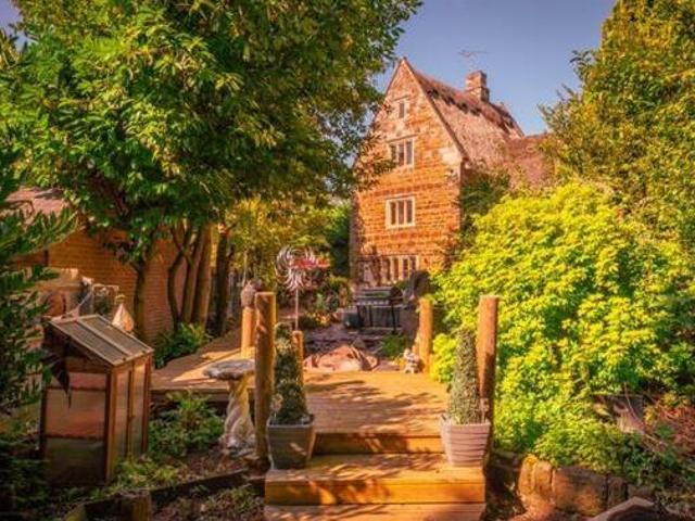 4 Bedroom Cottage For Sale In Broughton