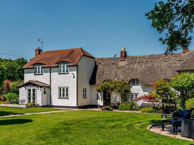 4 bedroom cottage for sale in Broadmoor Road Corfe Mullen BH21