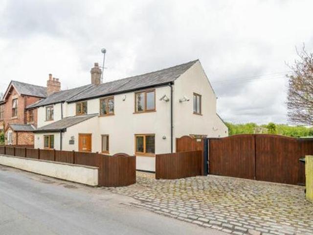 4 Bedroom Cottage For Sale In Euxton
