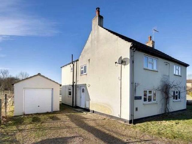 4 bedroom cottage for sale in Gainsborough Road Everton Doncaster DN10