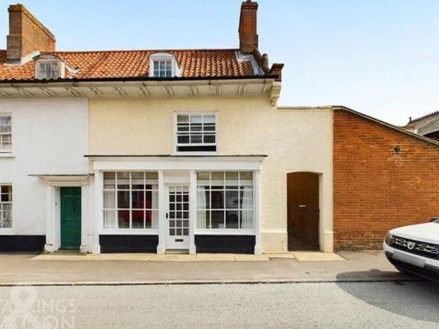4 Bedroom Cottage For Sale In Hingham
