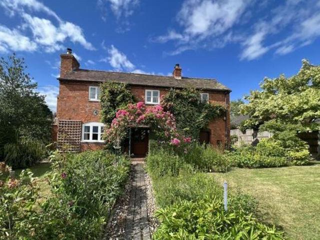 4 Bedroom Cottage For Sale In Leigh