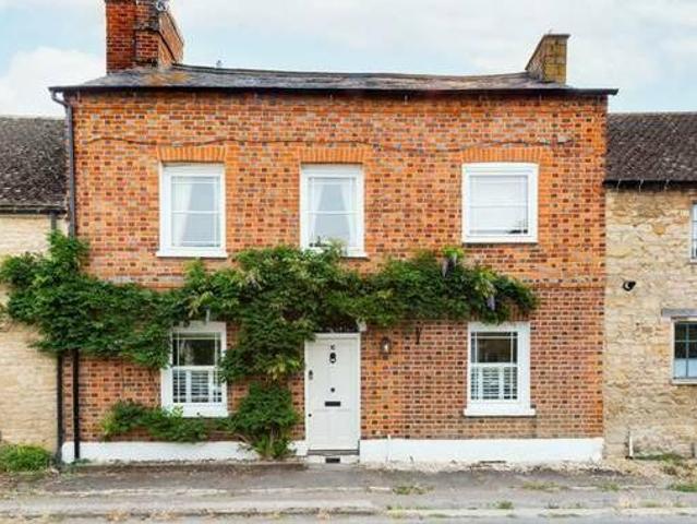4 bedroom cottage for sale in Queen Street Eynsham OX29