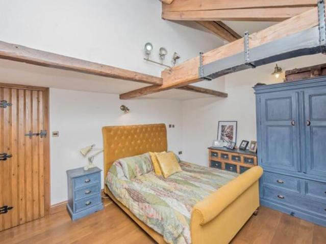 4 bedroom cottage for sale in Snowden Road, Shipley, BD18