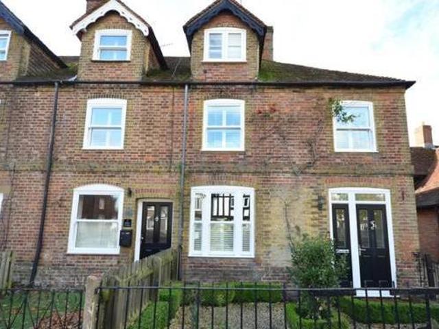 4 bedroom cottage for rent in The Green Bearsted ME14