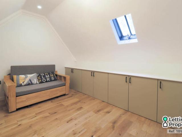 4 bedroom cottage for rent in Oakwood Road, London, Greater London, NW11 6RJ, NW11