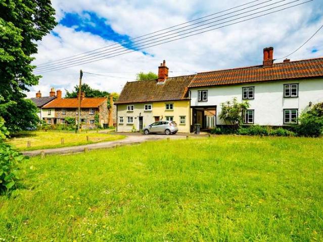 4 Bedroom Cottage House
