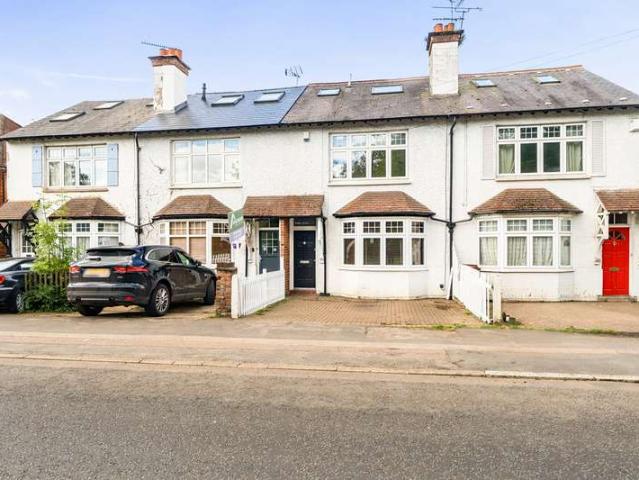 4 Bedroom Cottage House