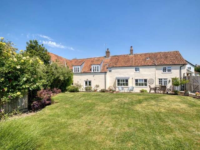 4 Bedroom Cottage House
