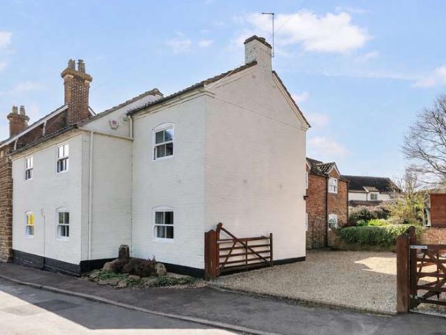 4 Bedroom Cottage House