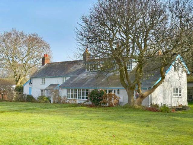 4 Bedroom Cottage House