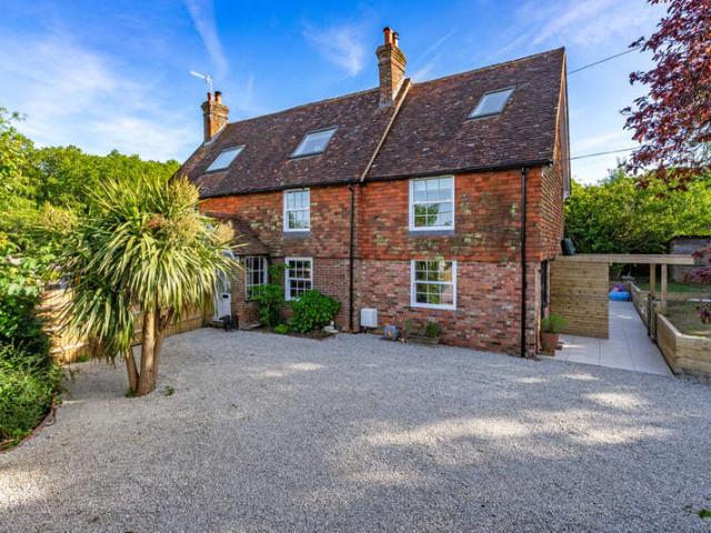4 Bedroom Cottage House