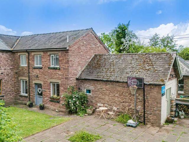 4 Bedroom Cottage House