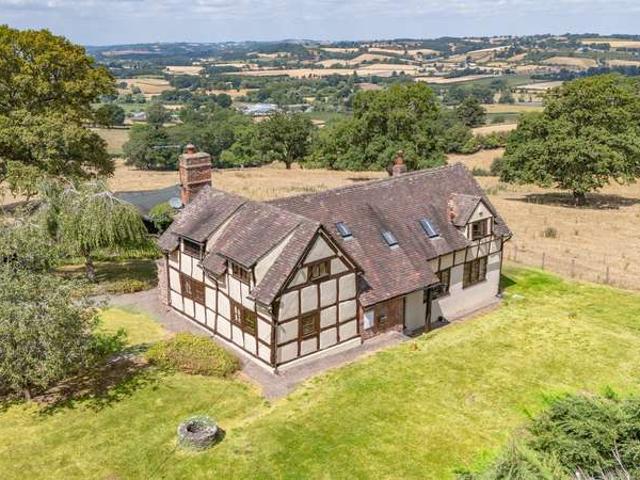 4 Bedroom Cottage House