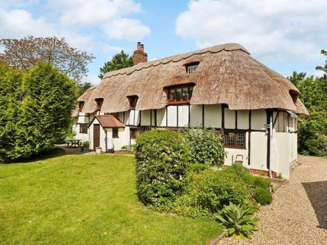 4 Bedroom Cottage House