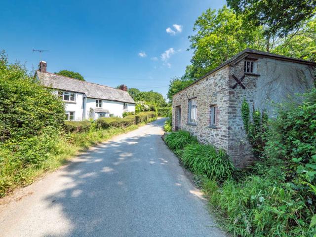 4 Bedroom Cottage House