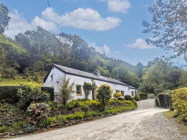 4 Bedroom Cottage House
