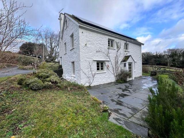 4 Bedroom Cottage House