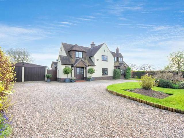 4 Bedroom Cottage House