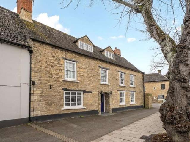4 Bedroom Cottage House