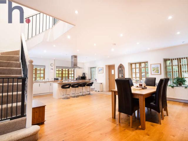 4 Bedroom Cottage House