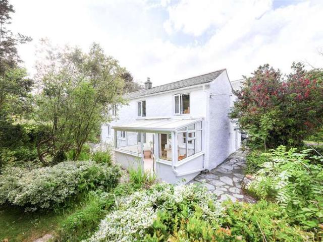 4 Bedroom Cottage House