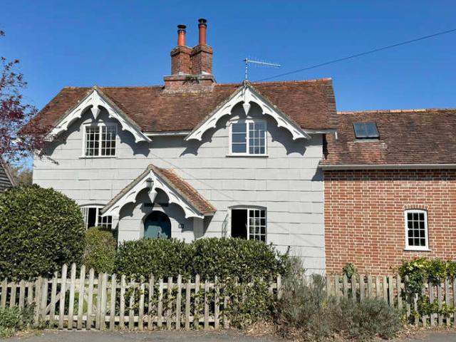 4 Bedroom Cottage House