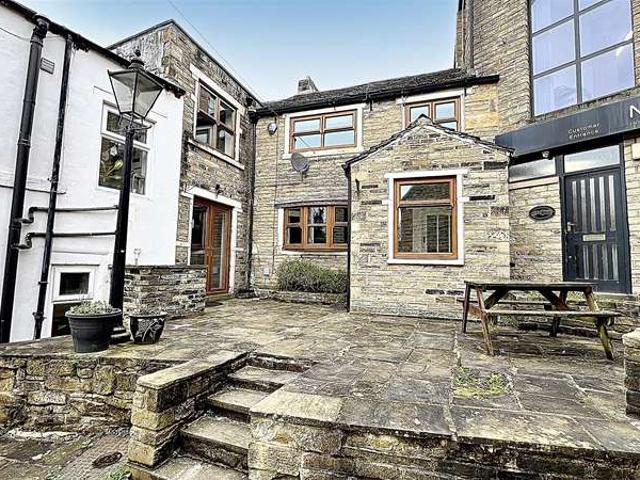 4 Bedroom Cottage House