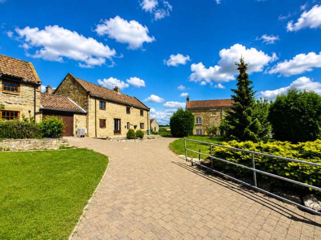 4 Bedroom Cottage House