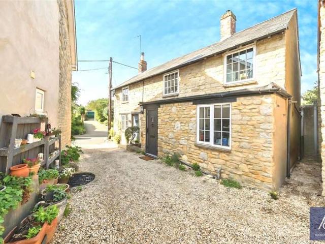 4 Bedroom Cottage House