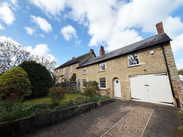4 Bedroom Cottage House