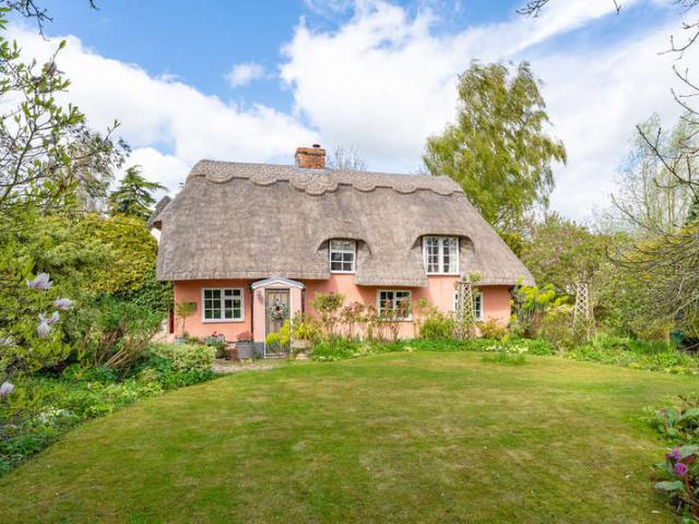 4 Bedroom Cottage House