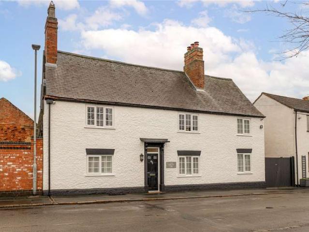 4 Bedroom Cottage House