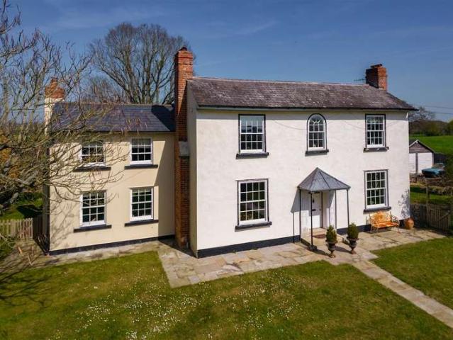 4 Bedroom Cottage House
