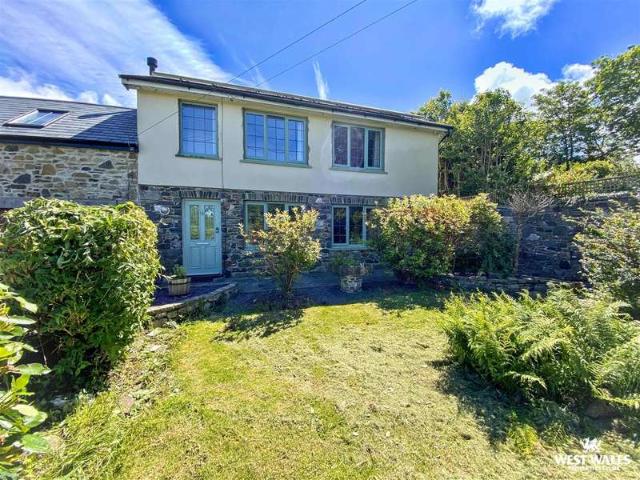 4 Bedroom Cottage House