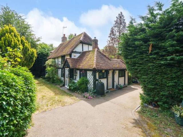 4 Bedroom Cottage House