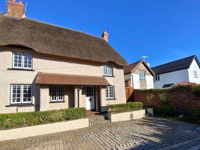 4 Bedroom Cottage House