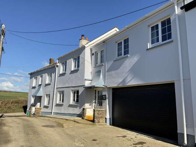 4 Bedroom Cottage House