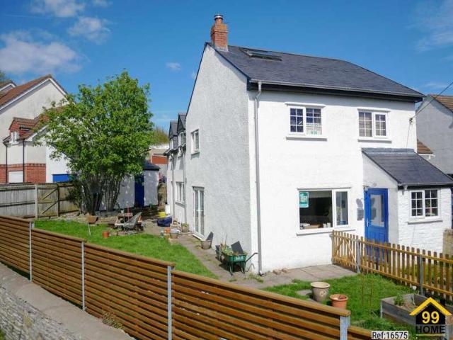 4 Bedroom Cottage House
