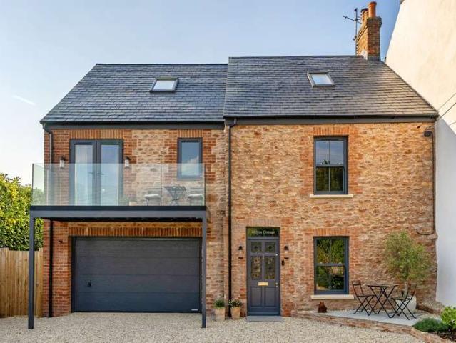 4 Bedroom Cottage House