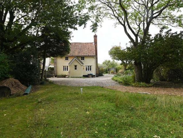 4 Bedroom Cottage House